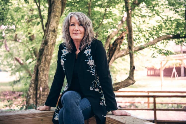 The 10 Best Kathy Mattea Songs of All-Time
